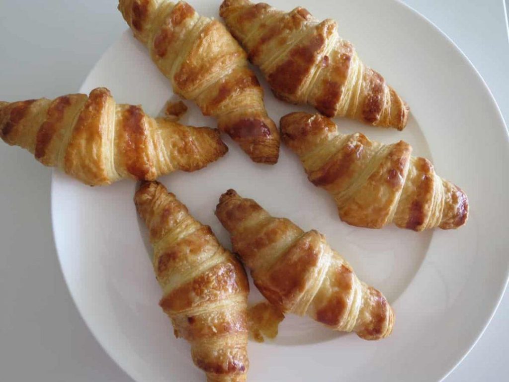 How to make real French croissants (Step by step guide + photos)