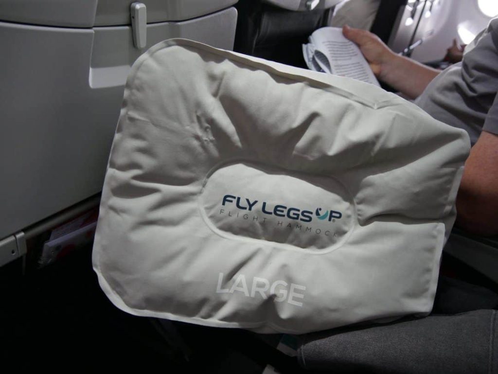 Travel more comfortably in economy class with "Fly Legs Up"