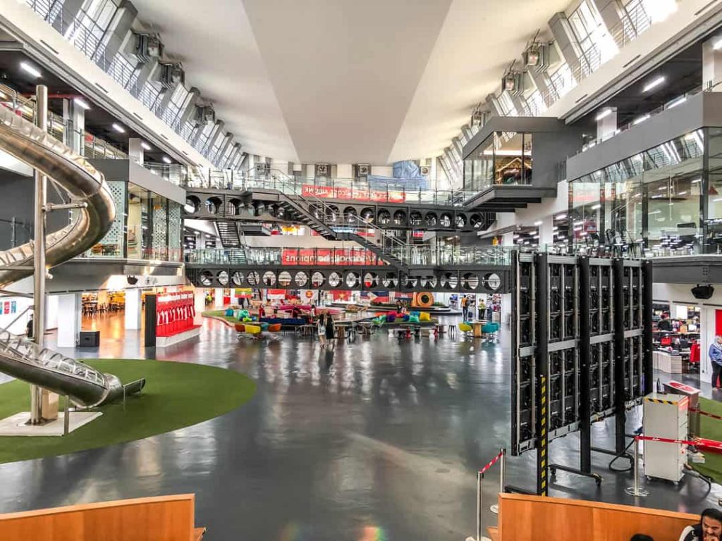 Dare to dream : The secret to AirAsia's success